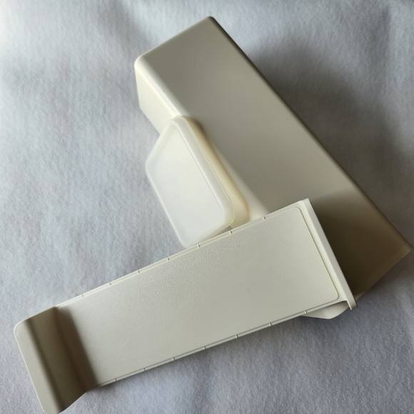 Tupperware | Storage & Organization | Tupperware Cracker Or Cheese ...